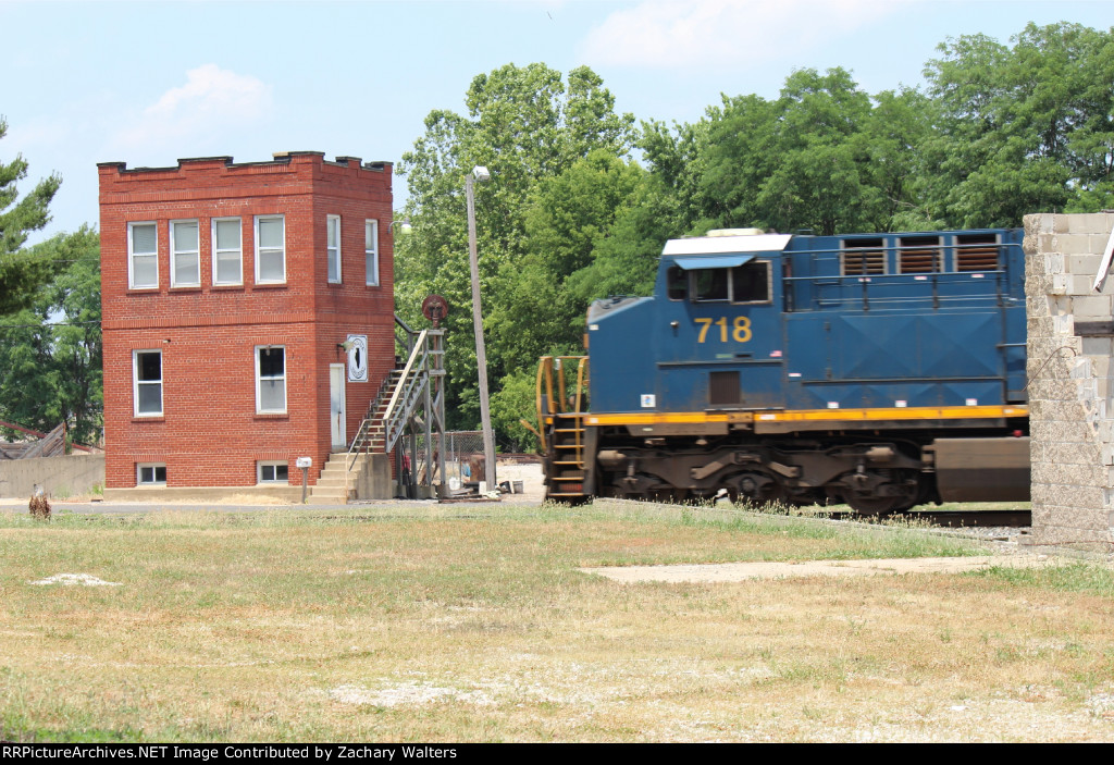 CSX 718